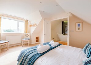 5 quartos, individualmente decorados, individualmente mobiliados