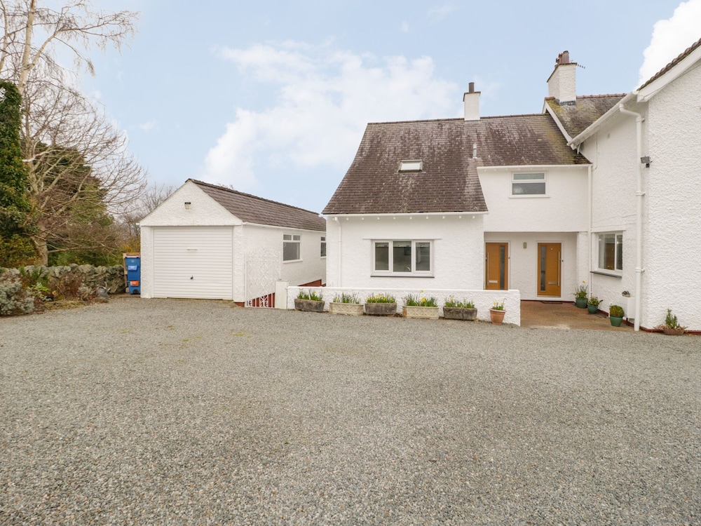 The Annexe - Menai Bridge