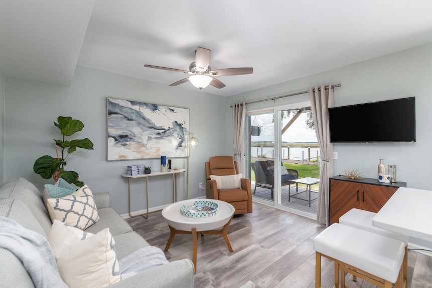 Modern Coastal Escape On Beaufort's Battery Creek - Port Royal, SC