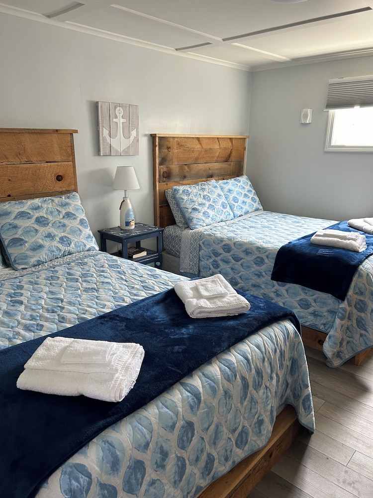 Ocean View, Fully Renovated Beach Condo!!! Steps To The Sand, Sleeps 6 - Biddeford, ME