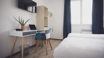 Quarto standard | Individualmente mobiliados, escrivaninha