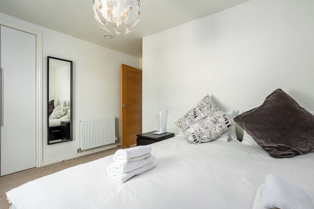 Comfy 2 Bedroom Apartment Near Edinburgh City Centre - Leith