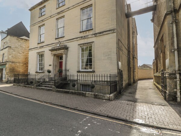 Dollar Ward House Basement - Cirencester