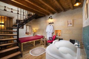 Dúplex Deluxe, 1 cama king-size | Roupa de alta qualidade, com decoração personalizada 