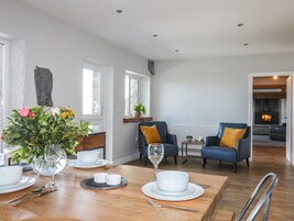 Casa de Campo | Cozinha privada | Um frigorífico, uma máquina de lavar louça, utensílios de cozinha 