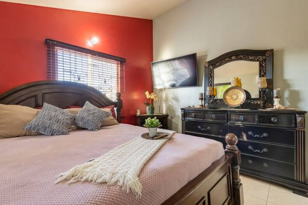 Luxury Cozy Home-gated Community -Wi-fi -Central - Montego Bay