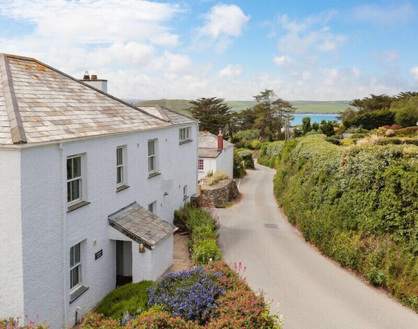 Worthy House - Polzeath Beach