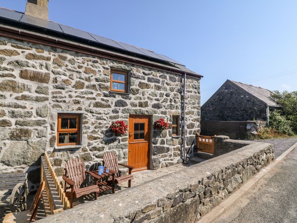Bwthyn Siop Pencaerau - North Wales
