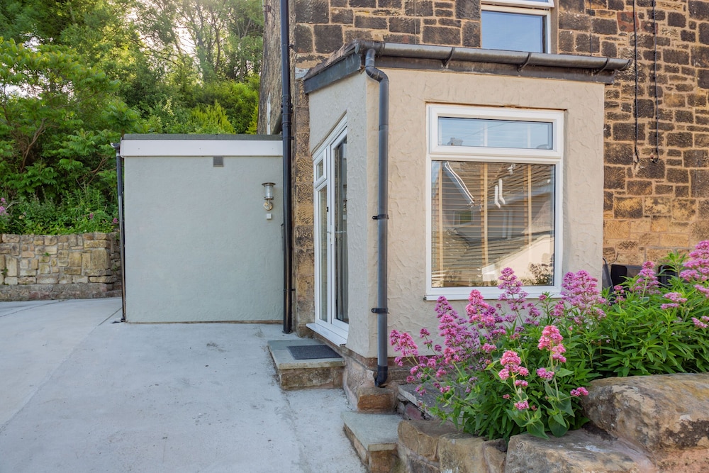 27 Green Road - Cheshire