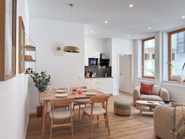 Apartamento | Área de estar | Livros, escritórios