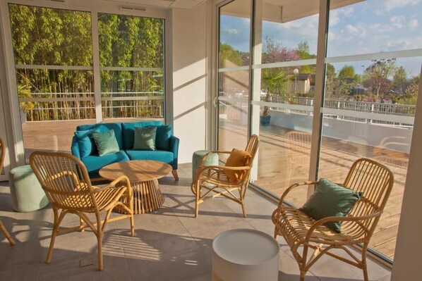 Shana Hotel & Residence - Chanaz, France | Hotels.com