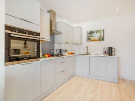 Casa de Campo | Cozinha privada | Um frigorífico, uma máquina de lavar louça, uma chaleira elétrica 