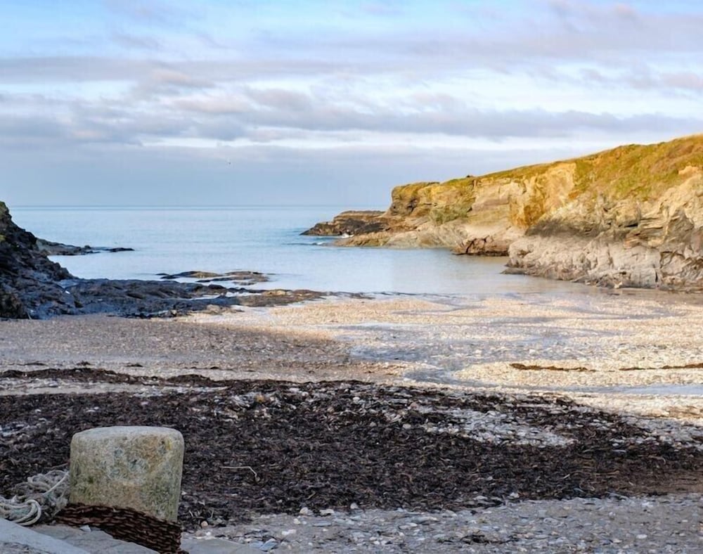 Stop Tide - Port Isaac