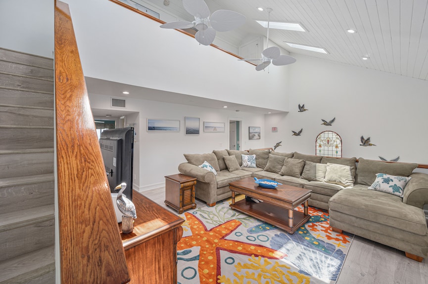 Direct Oceanfront Hideaway Beach House 3 Story With Rooftop Terrace! - Sebastian, FL