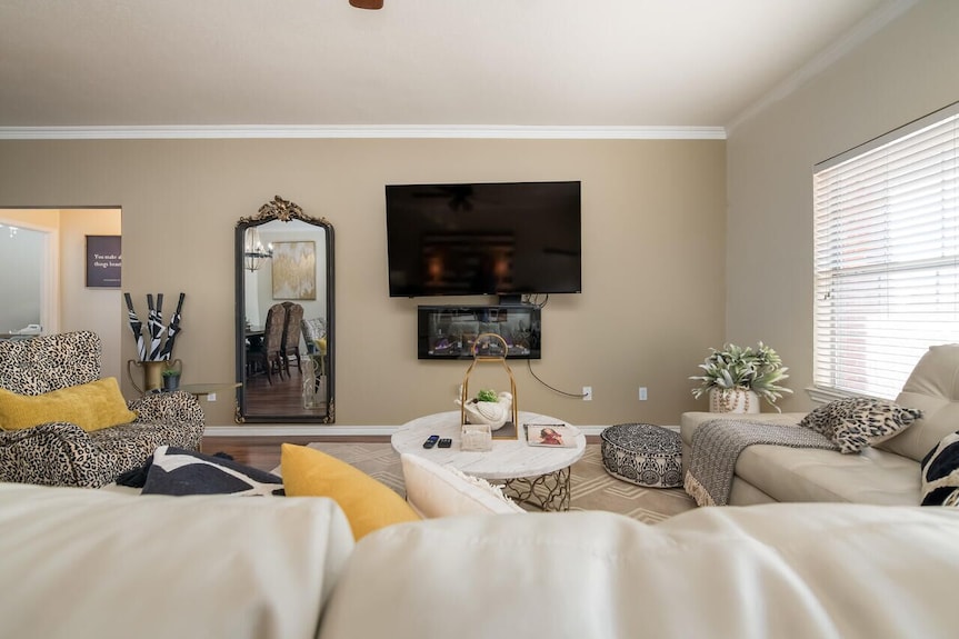 200 Clay Ave., Apt 3 With 4 Bdrm 2 Bath - Waco, TX