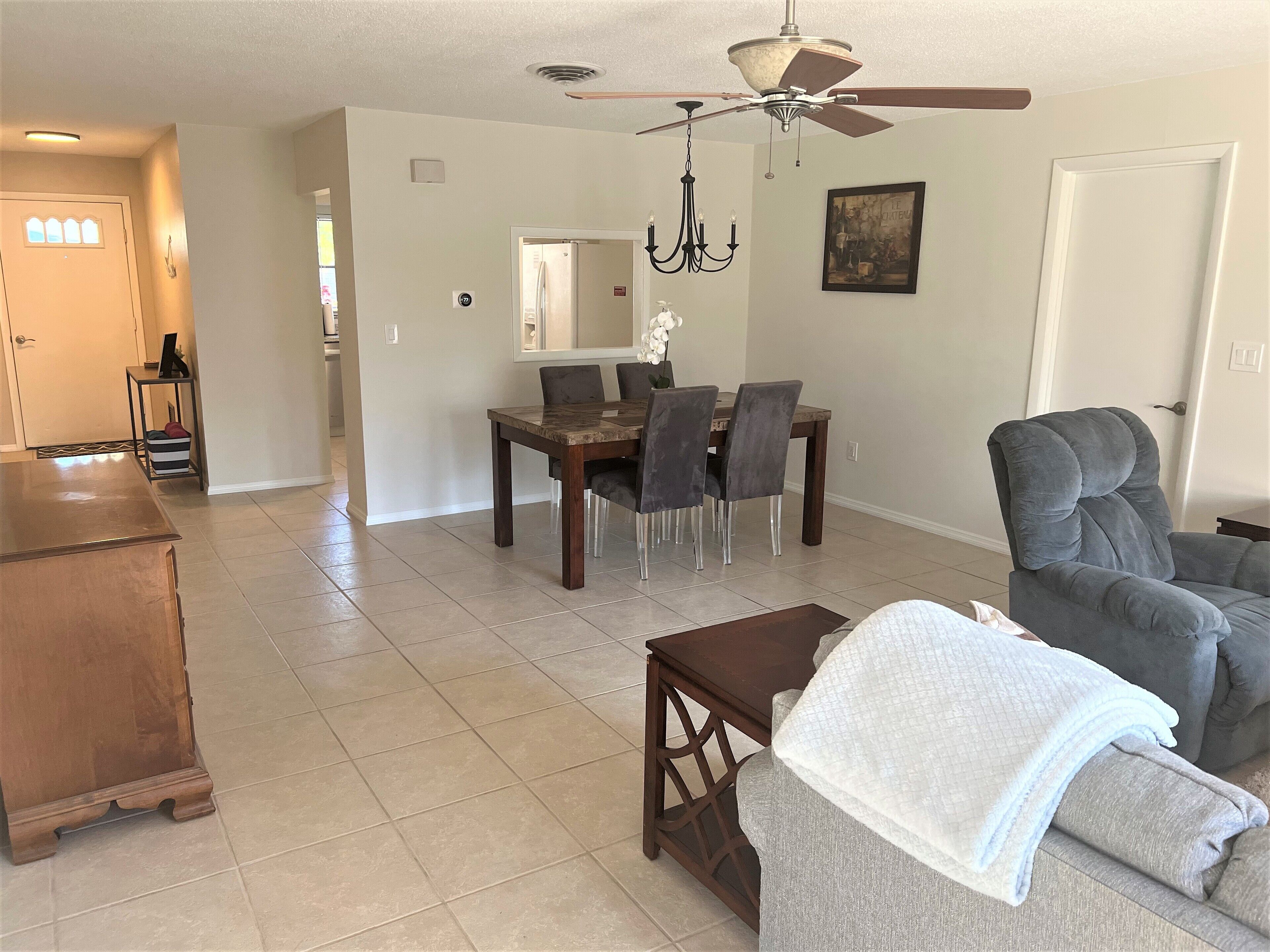 Newly Renovated, Family And Dogs Friendly Home, 5 Miles From The Venice Beach! - Venice Beach, FL