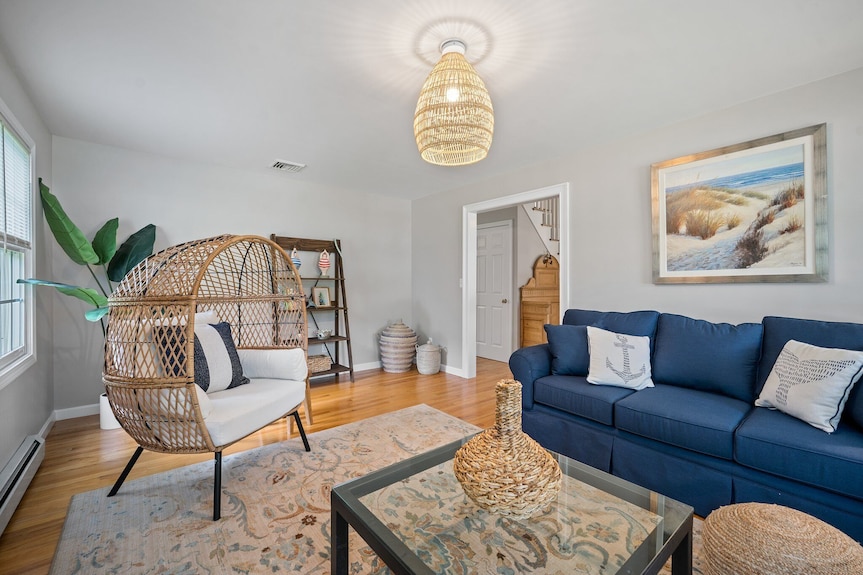 Misquamicut Beach House, 1 Mile From The Ocean! - Rhode Island