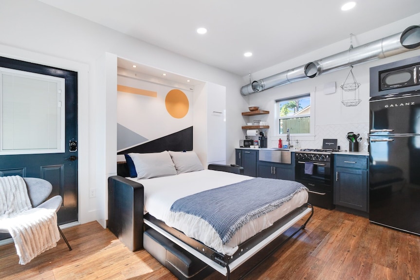 Cozy Modern Studio - Free Parking With Washer & Dryer Perfect For 1 Or 2 People! - Lafayette, LA