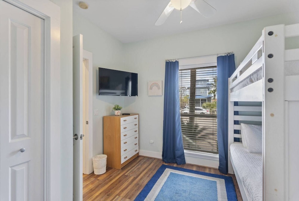Large Heated Pool, Walk To Beach | Koko Palms - Destin, FL
