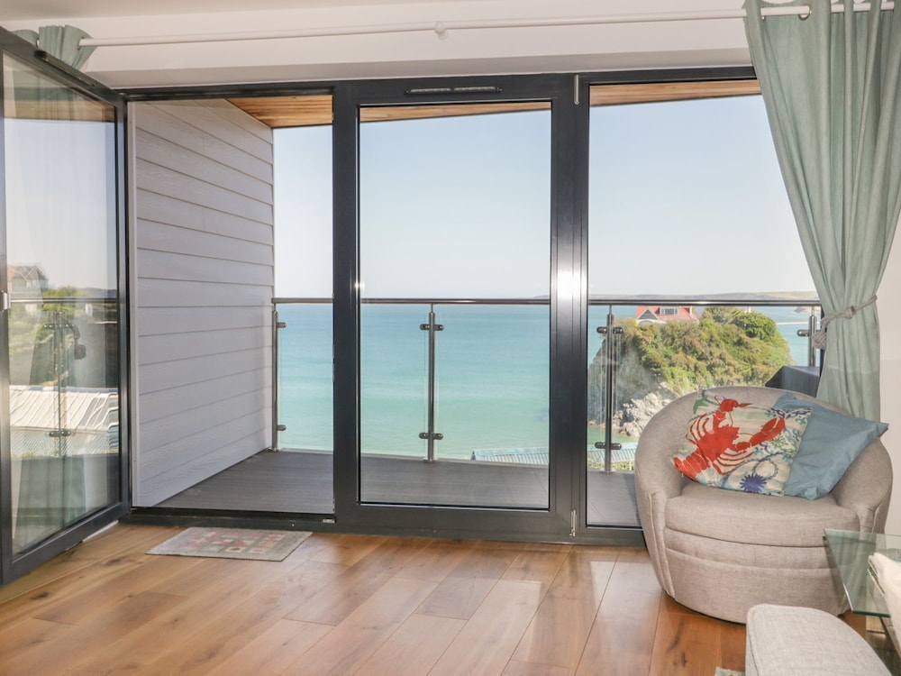 Onshore - Fistral Beach