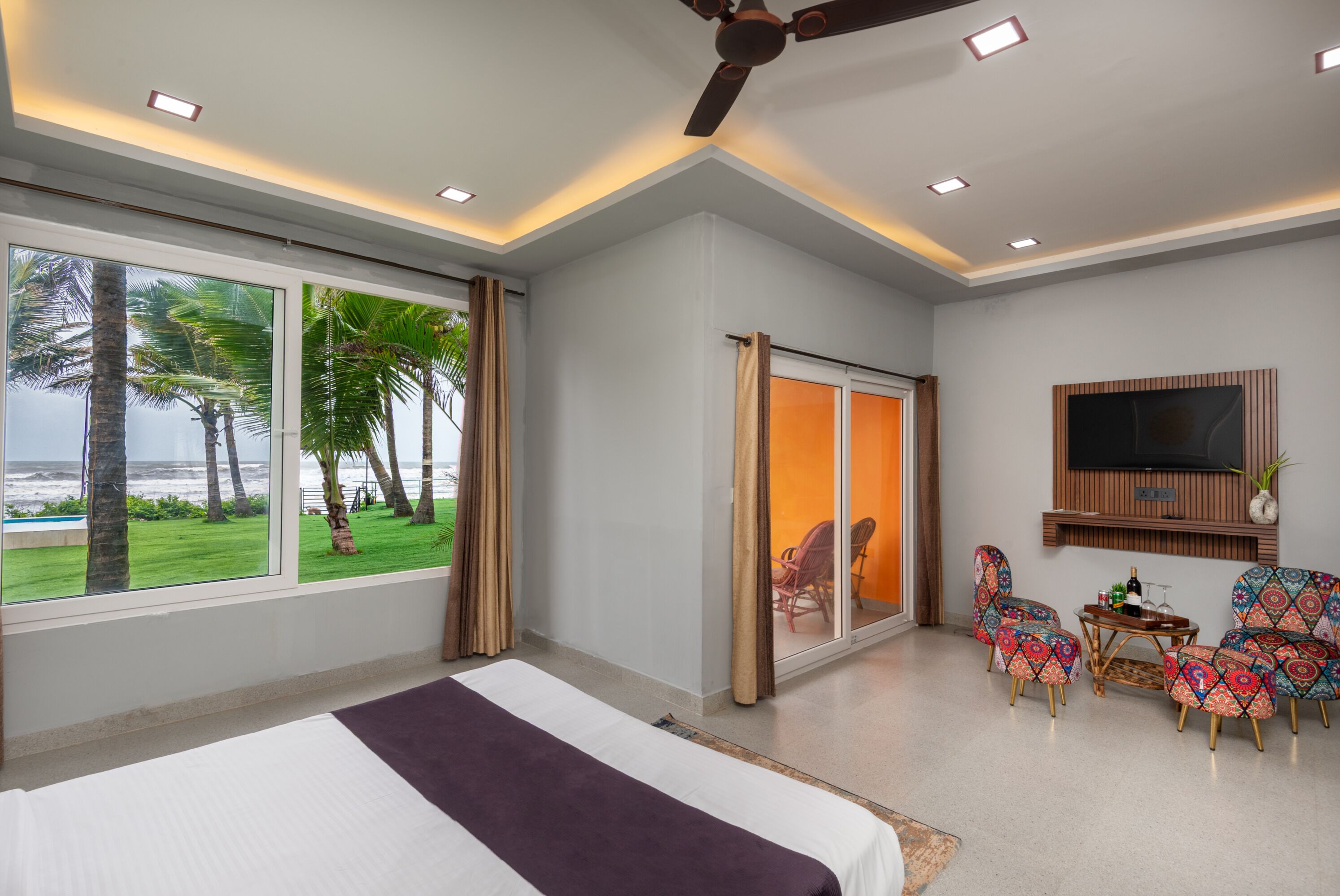 Quarto de Luxo | Edredões de penas, minibar, cofre no quarto, cortinas/cortinados opacos 