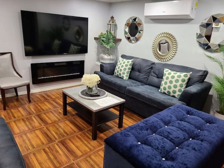 Luxe-exquisite & Cozy-15 Minutes To Jfk Airport, 2-minute Walk To L Train To Nyc - New York City