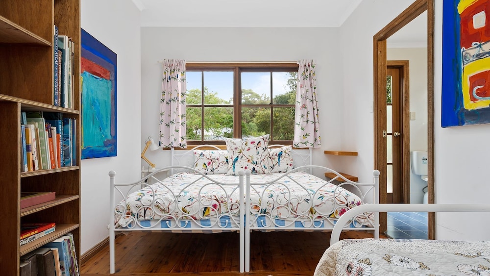 Peaceful Huskisson Cottage - Pet Friendly - South Coast