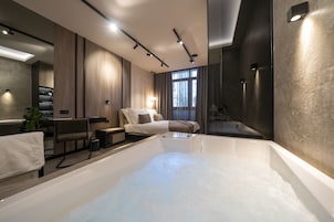 Quarto Duplo Premium | Minibar, cofre no quarto, com decoração personalizada 