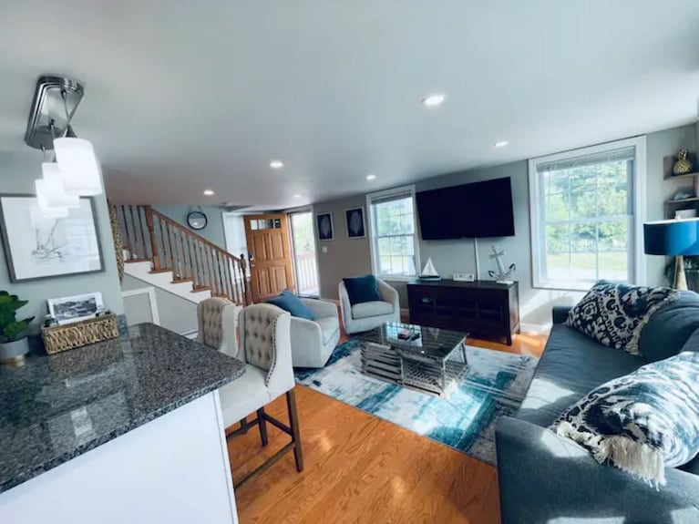 Coastal Cottage - Porch, Grill, Walk To Portsmouth - Maine