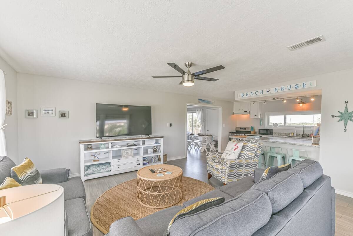 Winter Retreat *Hot Tub* Water/golf Course Views! - 갤버스턴