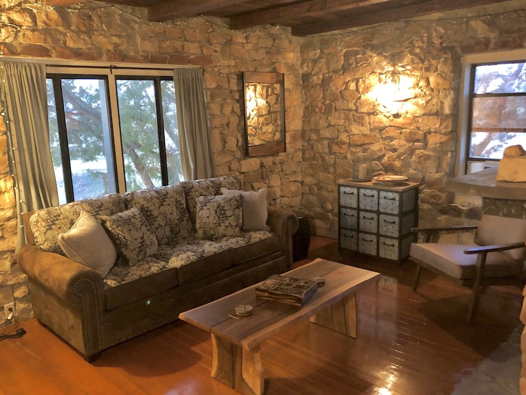 1930's Stone Cottage With Spectacular Views! - Arizona