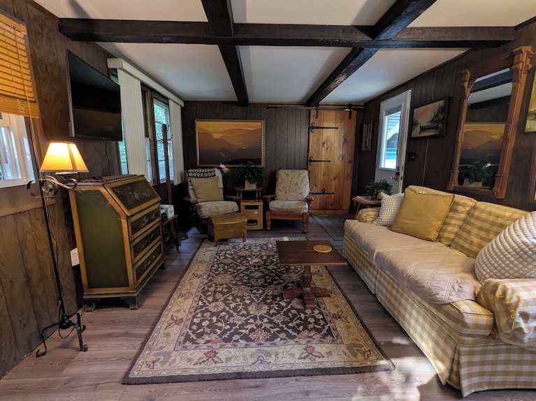 Private, Cozy Cottage In The Woods - Lake Durant, NY