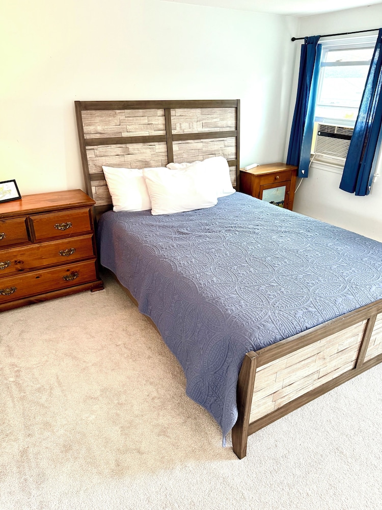 5 Bedroom Chatham Retreat On Quiet Street - Chatham, MA