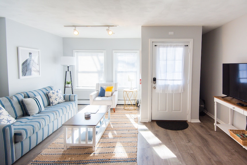 1-br Condo In Downtown Newport! Steps To Thames St - Newport, RI