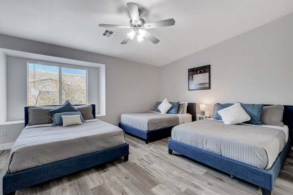 3-bedroom Vacation Home Just 9 Minutes From Las Vegas Motor Speedway - Las Vegas, NV