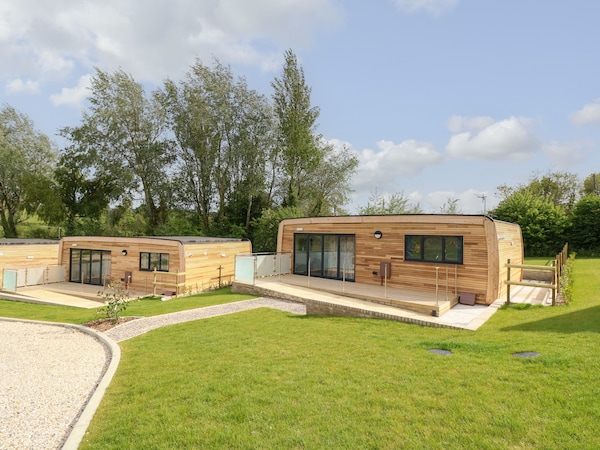 Syrah, Family Friendly, Character Holiday Cottage In Seaview - Isle of Wight