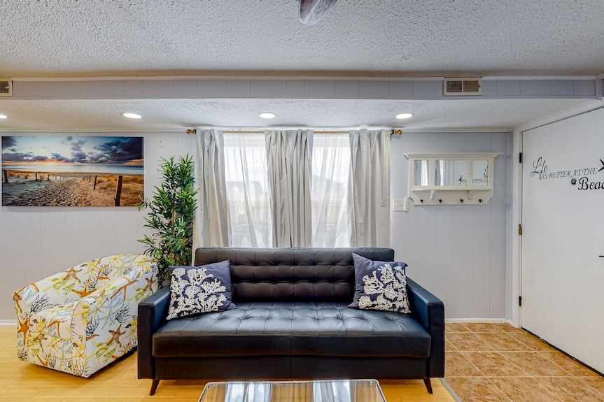 Second-floor, Ocean View Condo With Wifi, Washer/dryer, & Central Ac - Ocean City, MD