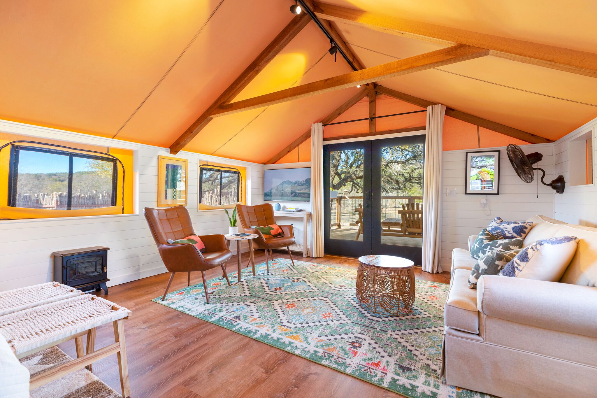 Pool + River + Hot Tub + Lakefront + Firepit - Hunt, TX