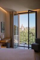 Quarto casal luxo | Cofres nos quartos, Wi-Fi de cortesia, roupa de cama