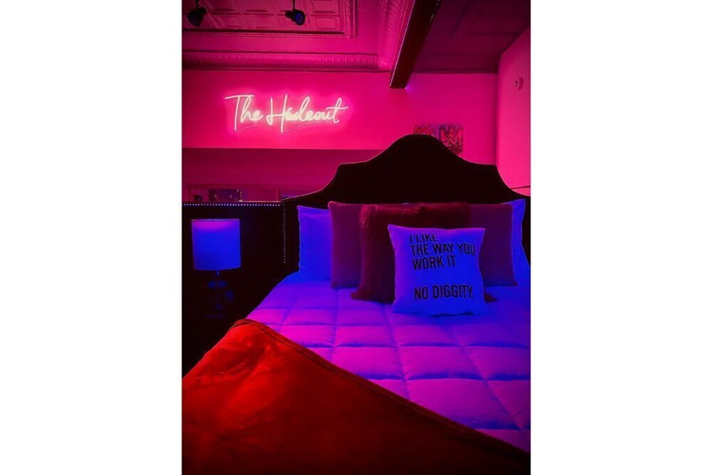 The Hideout Springfield, Vanish In Plain Sight! - Springfield, IL