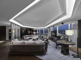 Suíte presidencial, 1 cama King | Área de estar | TV LCD, lareira