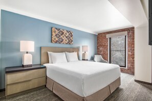 Suite, 1 quarto, acessível, cozinha (Tub) | Camas de colchão pillowtop, cofre no quarto, secretária 