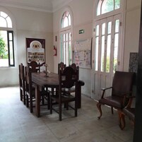 Área de estar no saguão