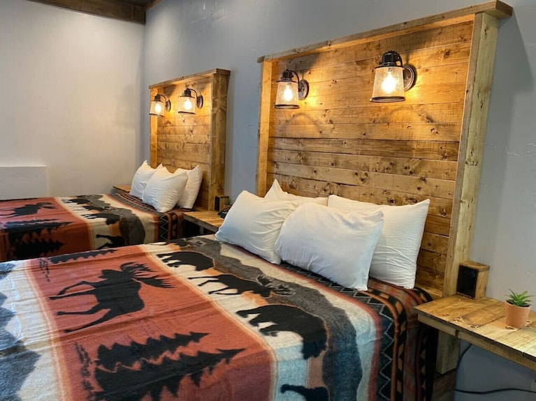 104 Downtown Ohiopyle 2 Beds Falls Market Inn - Ohiopyle, PA