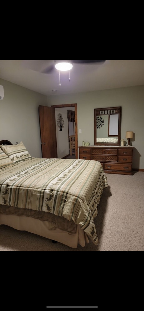 Creekside Retreat Is A Newly Remodeled Secluded Getaway In A Lakeside Community! - Breckinridge County