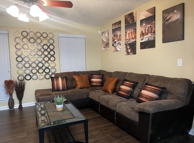 Book The Essential Stay! Its A Short +\\-30 Min Dr To Nashville/clarksville Tn - Springfield, TN