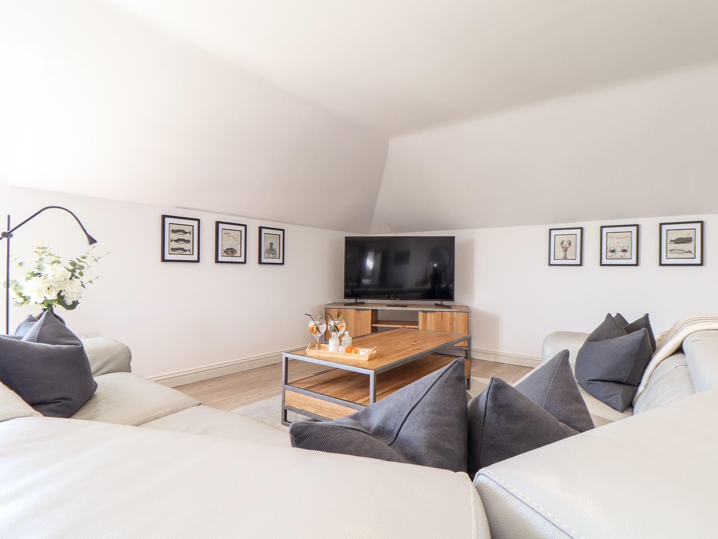 Penthouse 23, Family Friendly, Country Holiday Cottage In Newquay - Fistral Beach