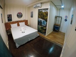 Quarto Duplo Deluxe | Minibar, com decoração personalizada, Wi-fi grátis 