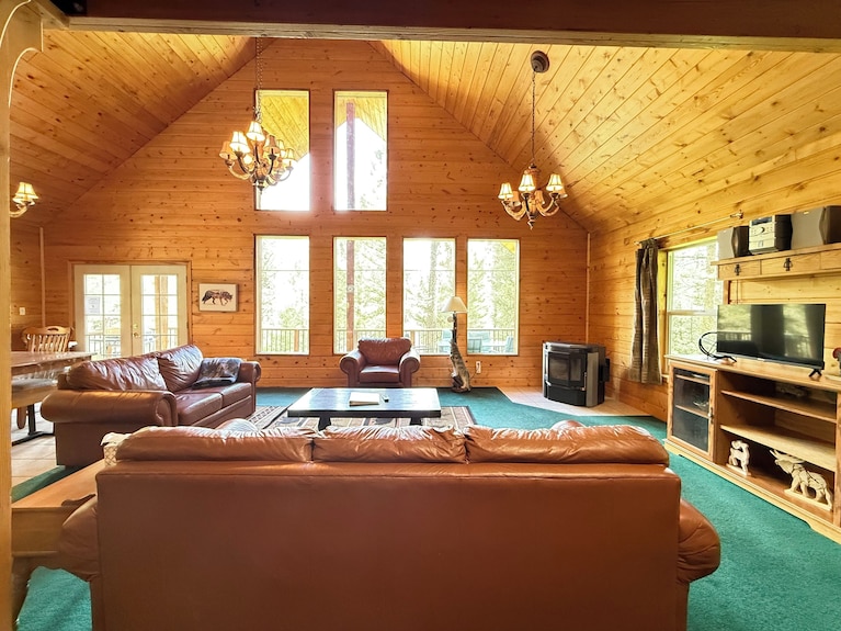 Bigfoots Hideaway* Family Mtn Cabin / 3br / 2.5ba, Wifi Access, 40 Mins To Ynp - Islândia