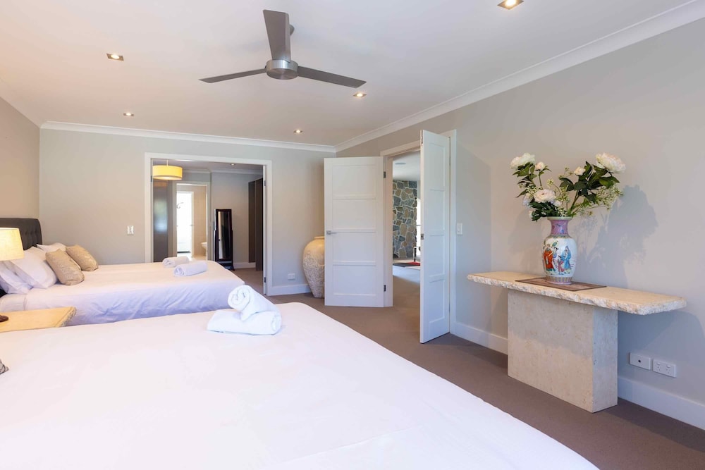 Stone Grange - Impressive Getaway At The Vintage Resort - Pokolbin